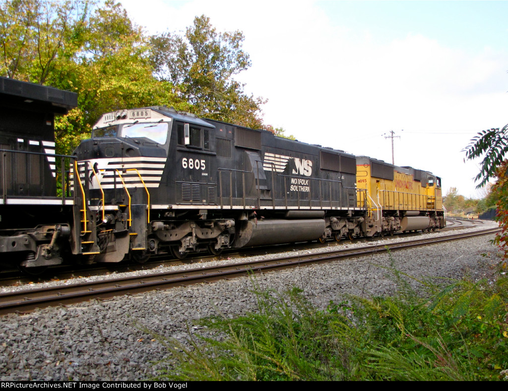 NS 6805 and UP 4093